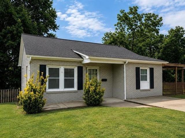 56 1st Ave SE, Taylorsville, NC 28681