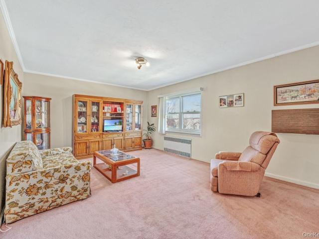 56 27B Utopia Parkway, Unit 1014
