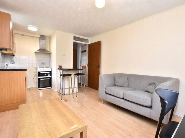 56, Well Close Rise, Leeds, LS7 1HT