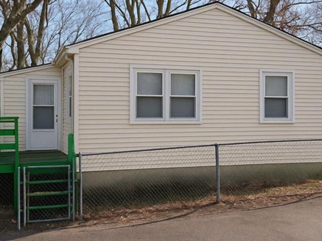 56 Woodcliff Trl, Baiting Hollow, NY 11933