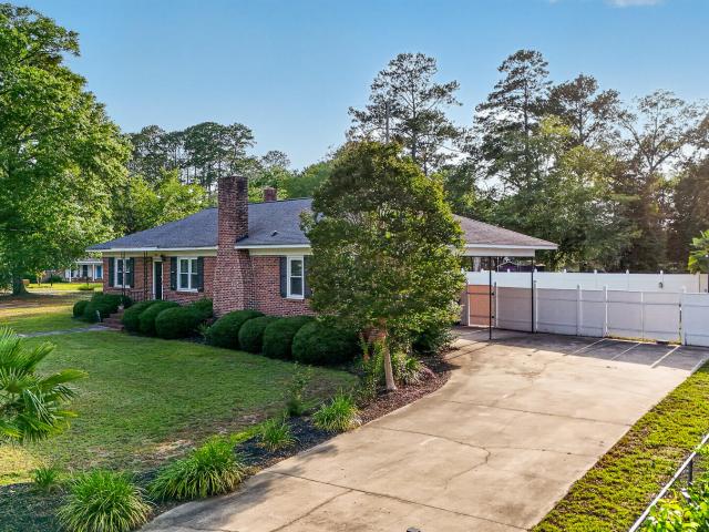 56 Woodlawn Terrace