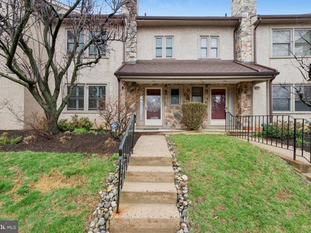 56 Woodstream Dr, Chesterbrook, PA 19087