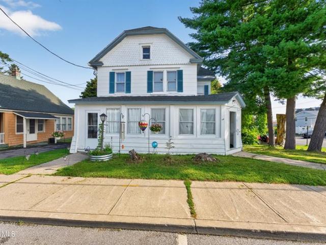 56 Amherst St, Lake George, NY 12845
