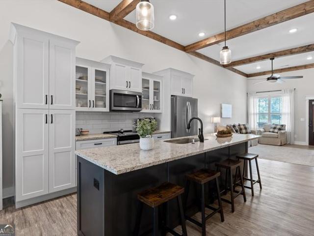 56 Arlington Dr, Chickamauga, GA 30707