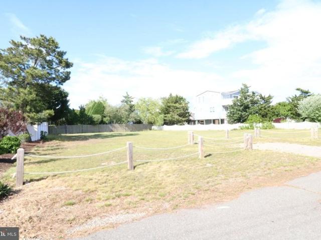 56 Bayview Dr, Long Beach Township, NJ 08008