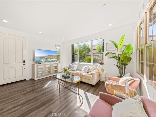 56 Bay Layrel