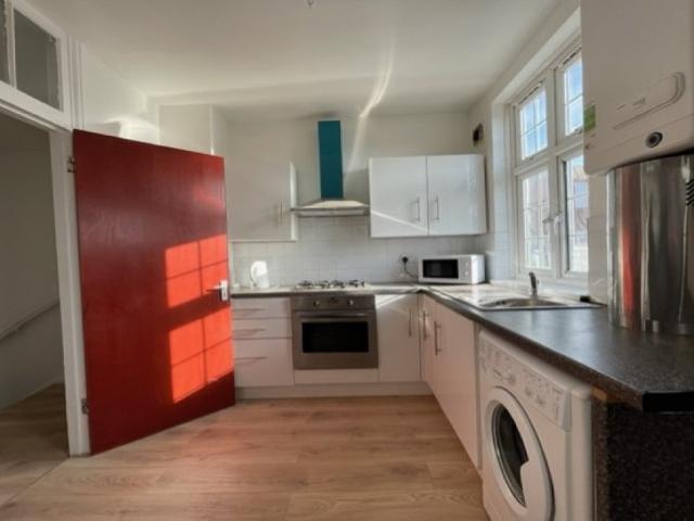 5/6 Bedroom Flat Coydon £3,500 pcm