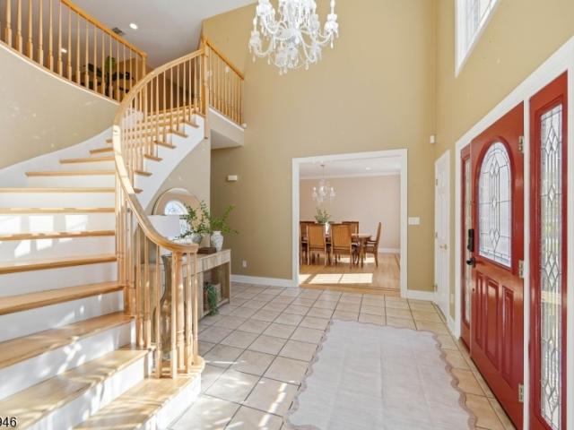 56 Burnet Hill Rd, Livingston, NJ 07039 | MLS #4023