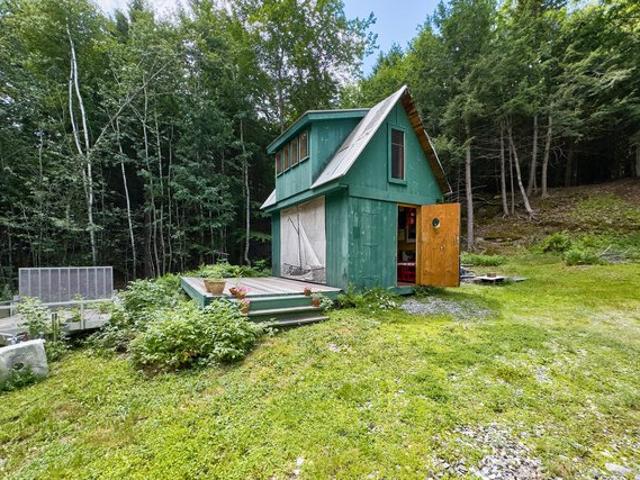 56 Camden Rd, Hope, ME 04847