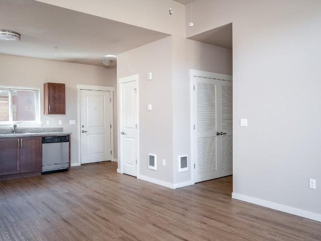 56 Commons Apartments 2 Bedroom Apartment for Rent at 4925 Sw 56th Ave, Portland, OR 97221 Bridlemile