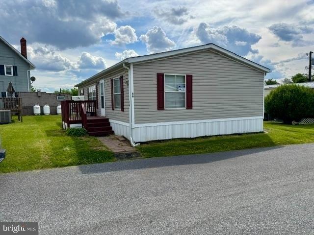 56 Cool Breeze Dr, Middle River, MD 21220