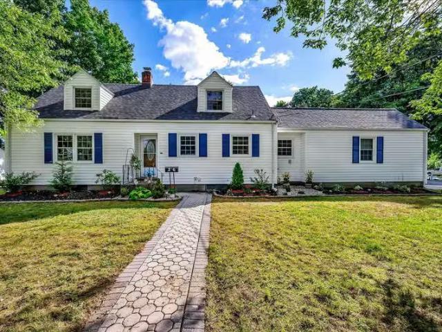 56 CUMPSTONE DR, HAMDEN, CT 06518 Single Family Residence For.