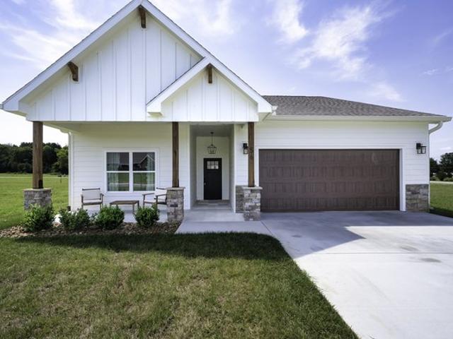 56 Deer Valley Cir, Winchester, TN 37398
