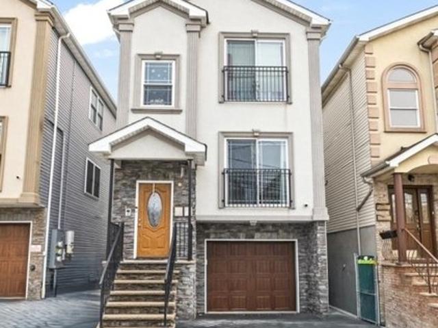 56 Delaware St, Elizabeth City, NJ 07206