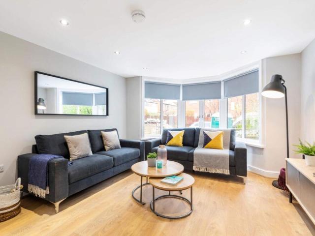 56 Delph Lane, Leeds, LS6 2HQ