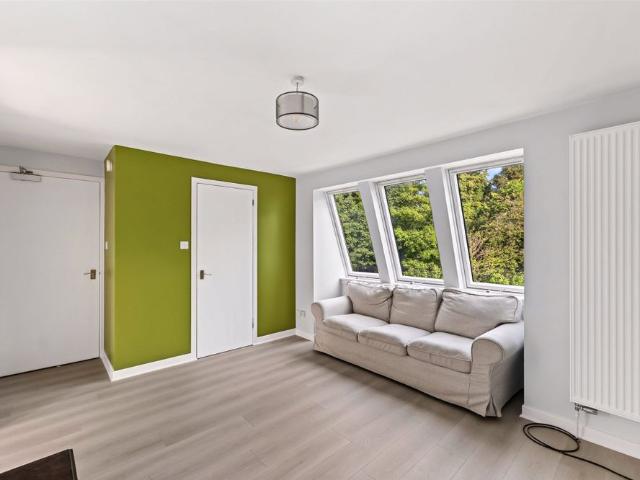 5/6 Ettrickdale Place