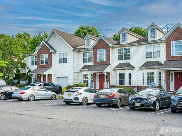 56 Forest Dr, Piscataway, NJ 08854