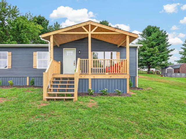 56 Foxfire Ln