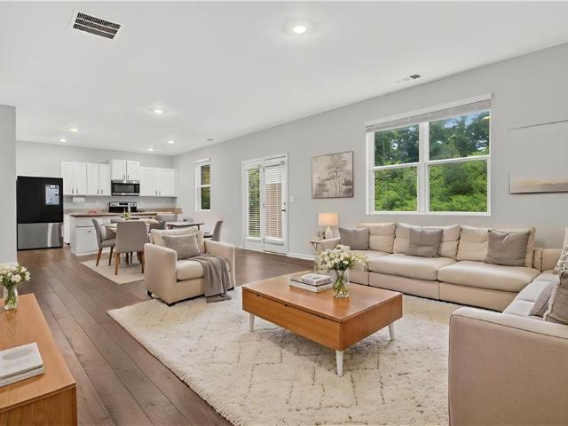 56 Grand Hickory Way