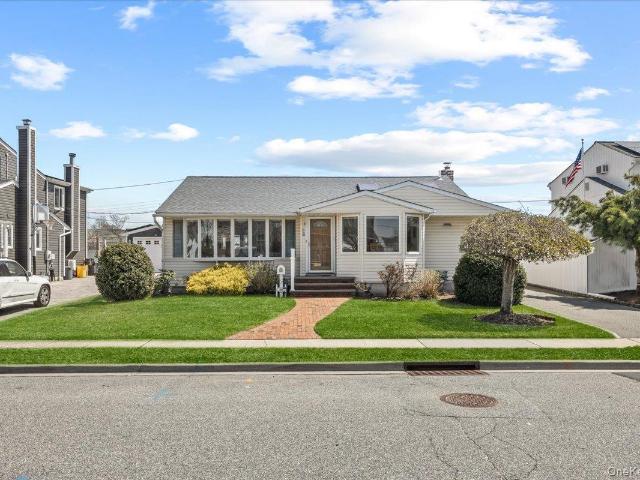 56 Haverford Rd, Hicksville, NY 11801 | MLS #985779 | Compass