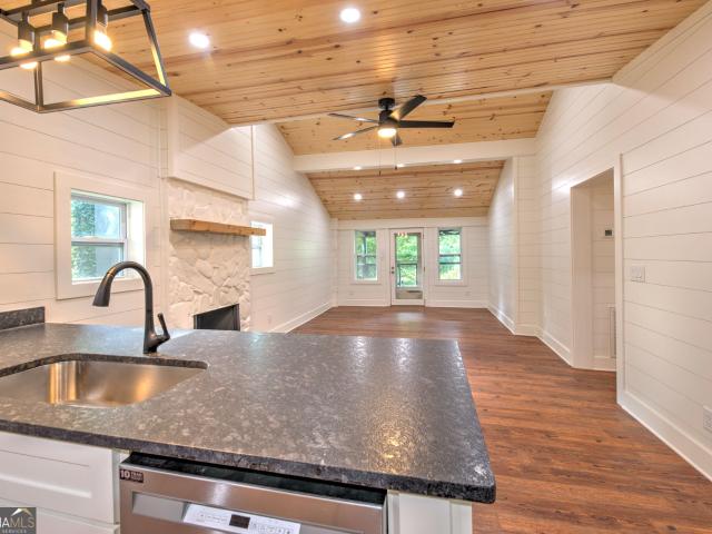 56 Hawthorn Lane