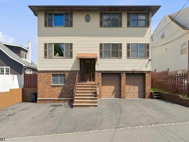 56 Hillcrest Ave, Woodland Park, NJ 07424
