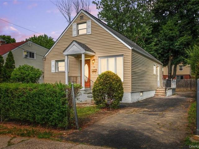56 Independence St, White Plains, NY 10606