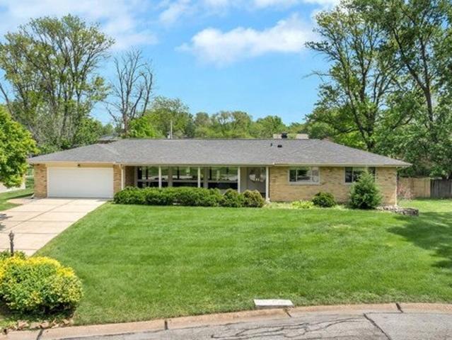 56 Lincord Dr, Saint Louis, MO 63128