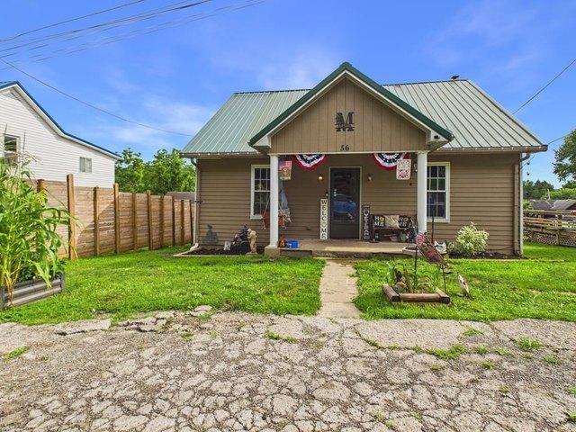 56 Longwall St, Shinnston, WV 26431