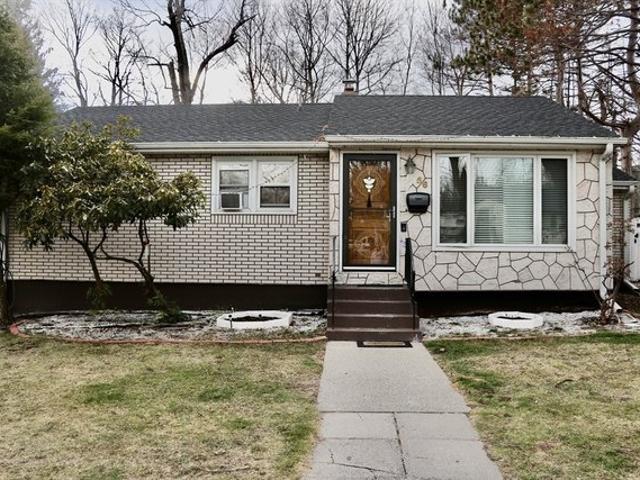 56 Loxwood St, Worcester, MA 01604