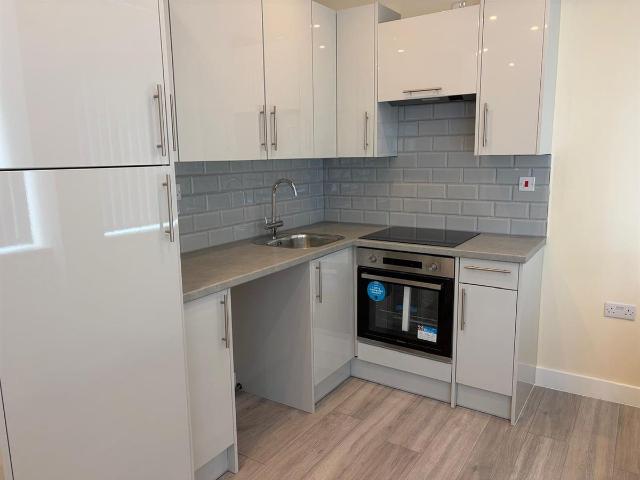 56 Manchester Road, Burnley BB11, 2 bed flat to rent, £640 pcm | PrimeLocation