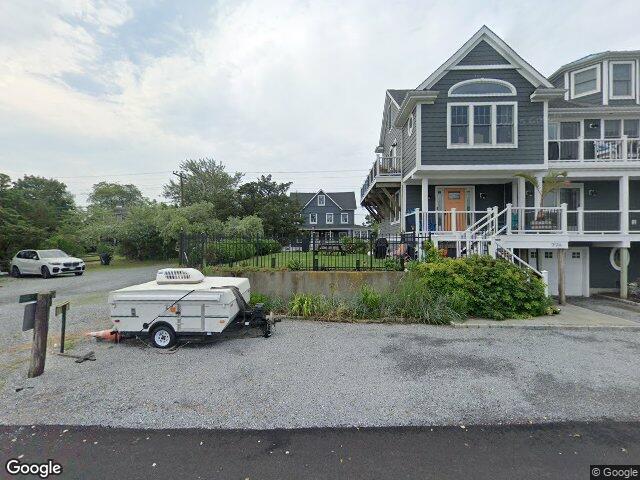 56 Oak Beach Rd, Oak Beach, NY 11702