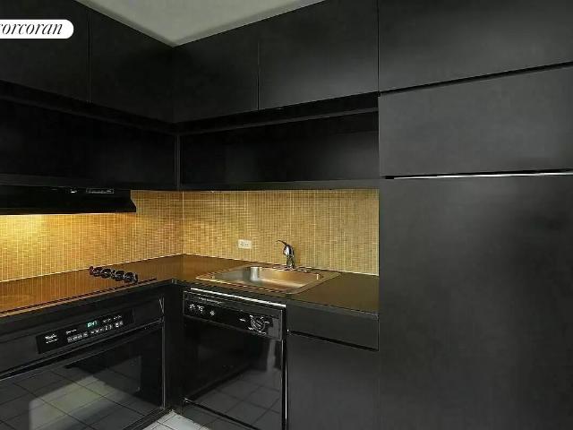 56 PINE Street 14E