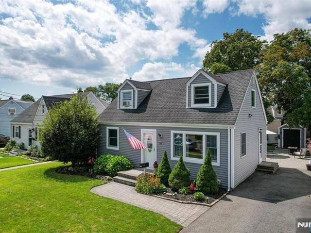 56 Schuyler Ave, Pompton Lakes, NJ 07442
