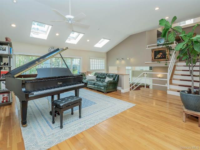56 Soundview Drive