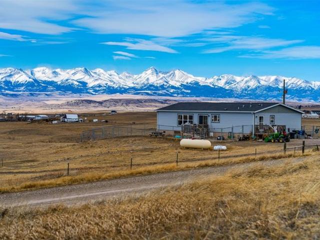 56 Spannering Rd, Big Timber, MT 59011
