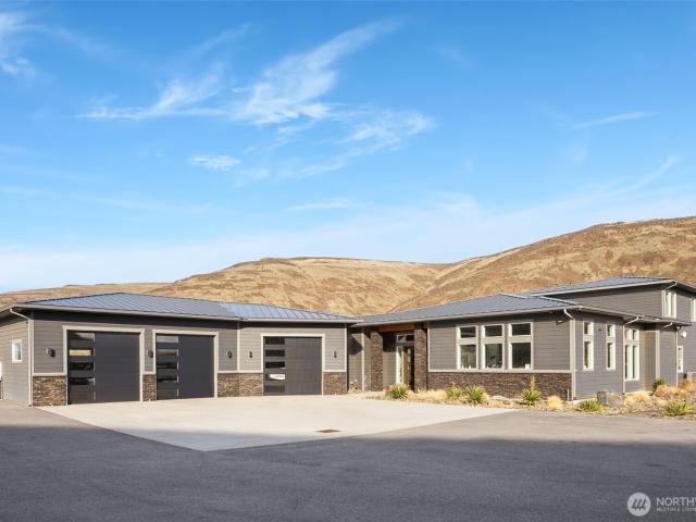 56 Spring Valley Rd, Rock Island, WA 98850 | MLS #2473 | Compass