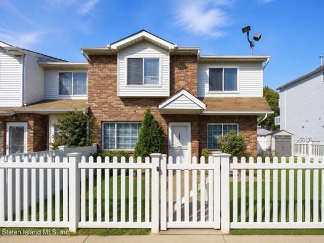 56A Country Dr N, Staten Island, NY 10314