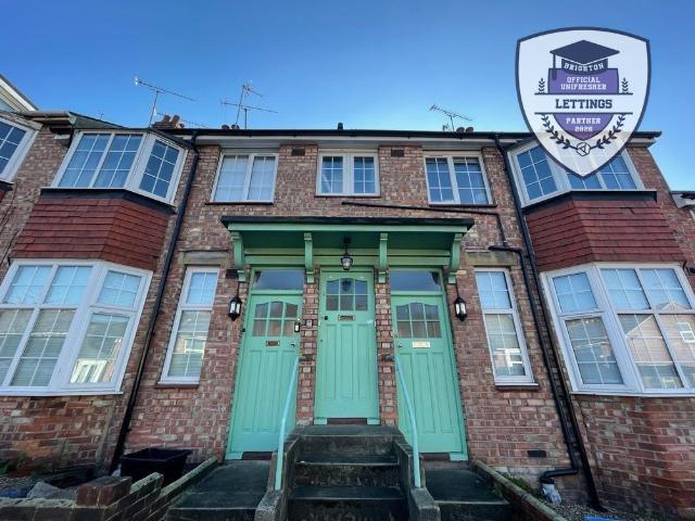 56B Coombe Road, East Sussex BN2 2 bed ground floor flat to rent £1,750 pcm £404 pw