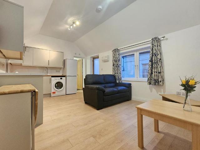 56c High Street, Somersham, Huntingdon