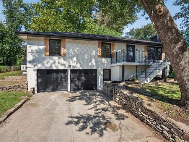 5704 Ewing Ave, Kansas City, MO 64129