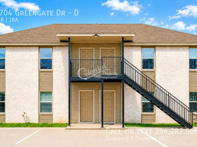 5704 Greengate Dr, 2 beds, 1 full bath