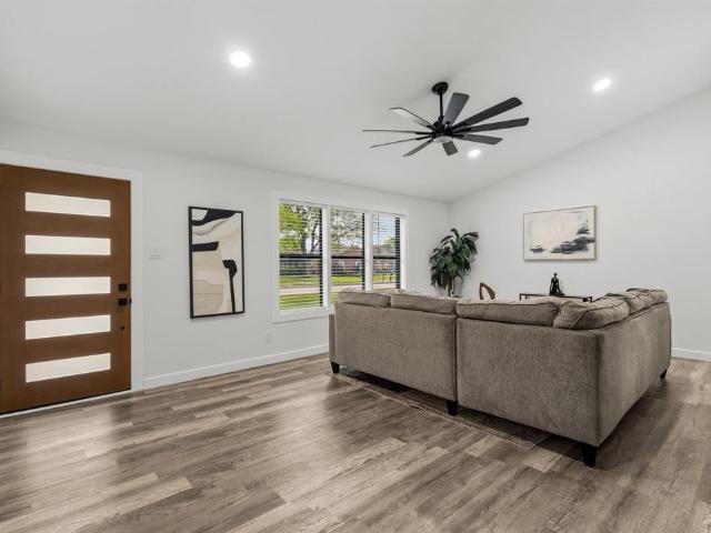 5705 Bentley Drive
