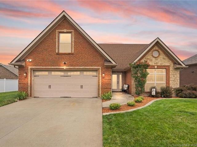 5705 Sugar Berry Ln, Jeffersonville, IN 47130