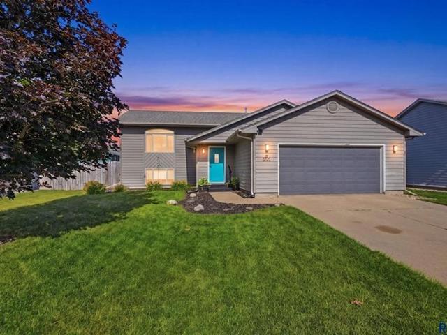 5705 S Cain Ave, Sioux Falls, SD 57106