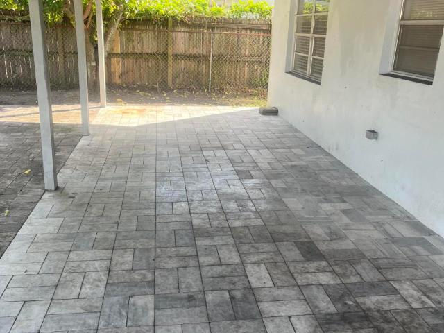 5706 Candlewood Ave, Mangonia Park, FL 33407 | MLS #R11135 | Compass