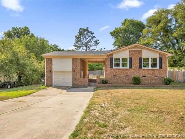 5706 Grampian Ct, Fayetteville, NC 28304