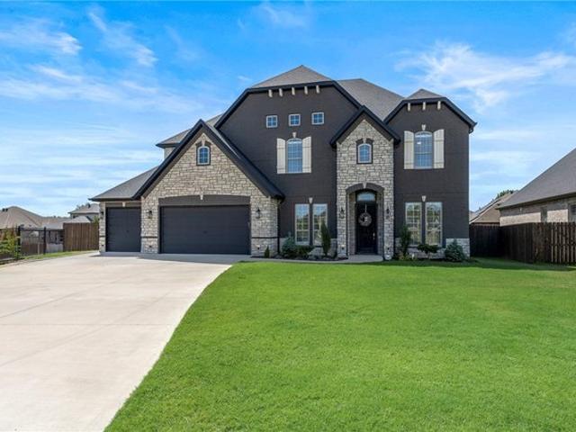 5706 S 59th St, Rogers, AR 72758