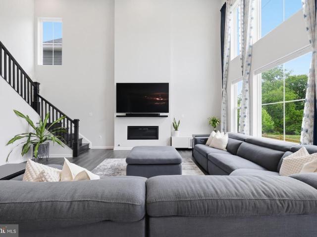 5707 Hawk Ridge Road