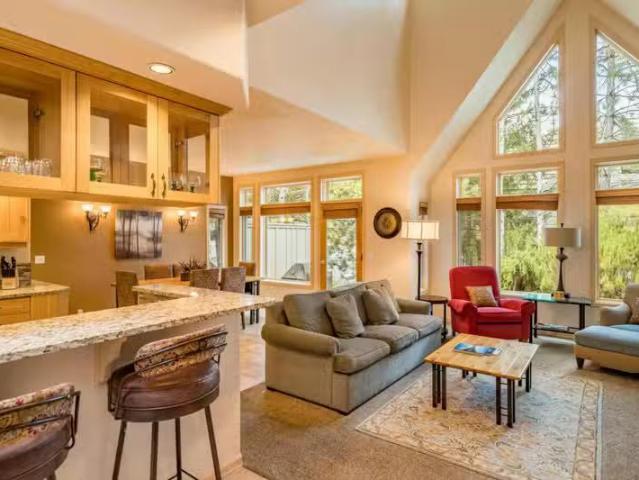 57086 PEPPERMILL CIR # 36 G, SUNRIVER, OR 97707 Condo/Townhome.